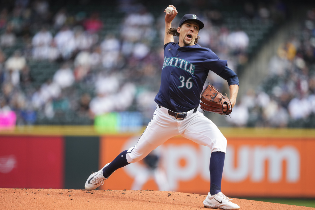 Logan Gilbert reaches 200 Ks, Mariners stay on edge of playoff race ...